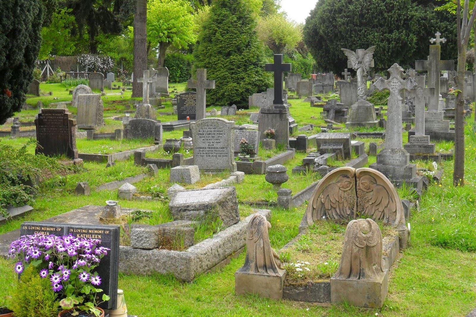 Locations Hub - Sidcup Cemetery