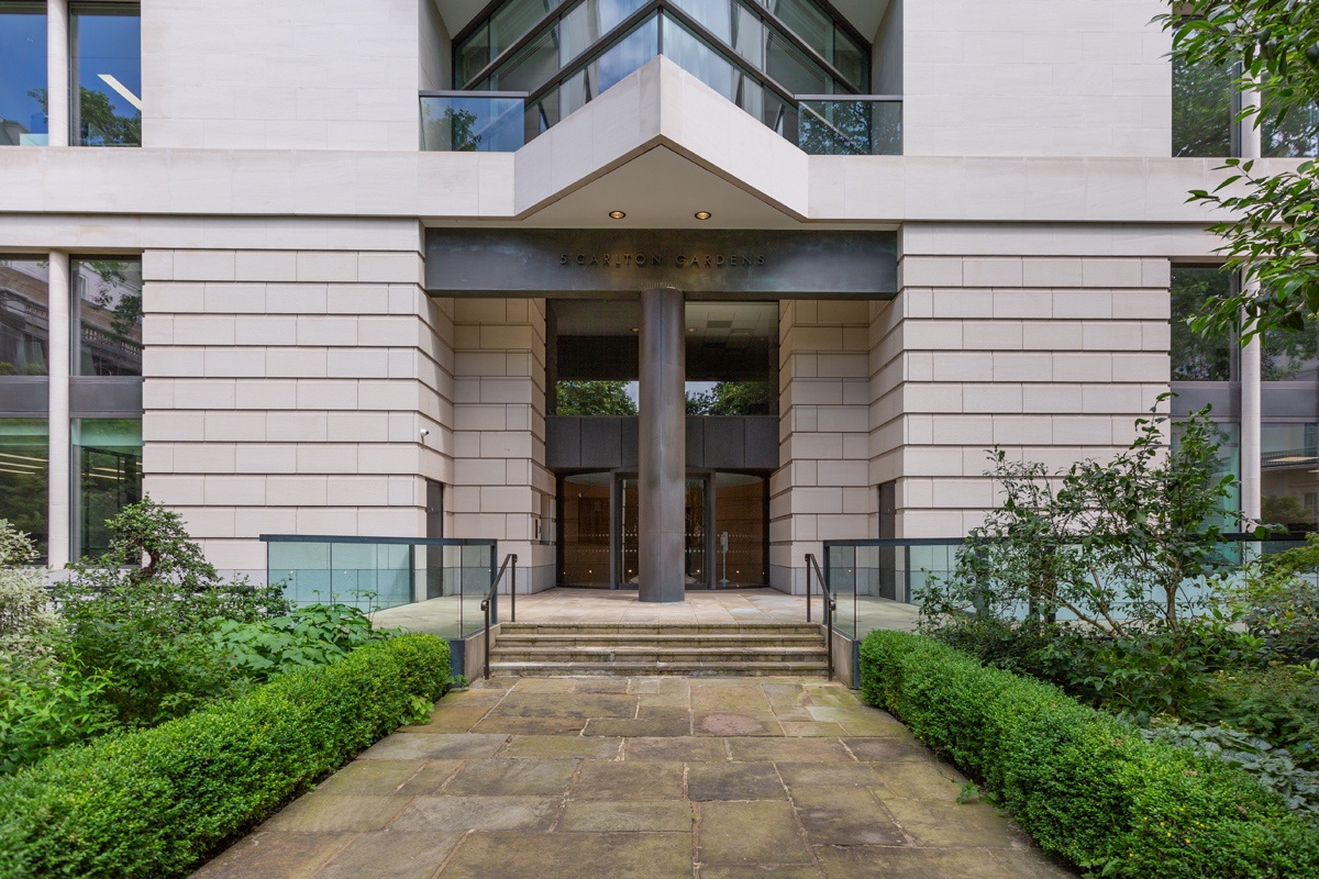 Locations Hub - Stirling Square Gardden