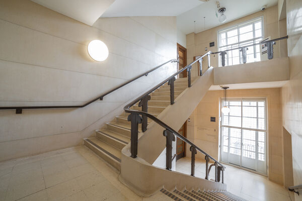 Locations Hub - Senate House - Corridors and Stairs