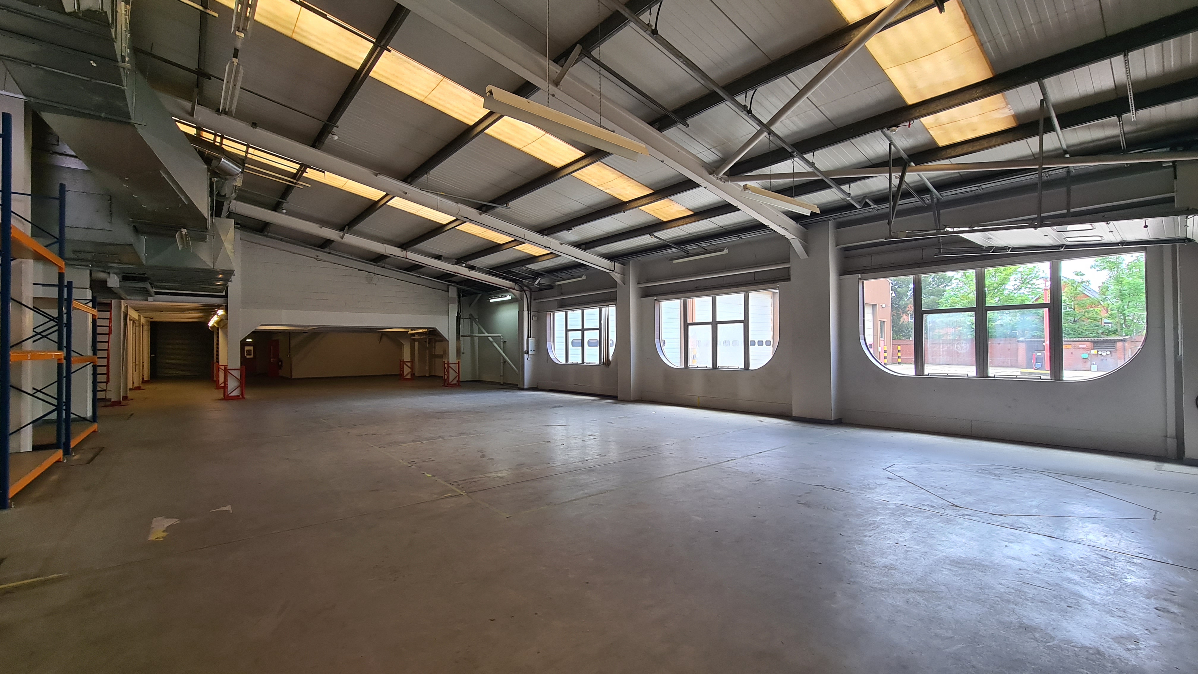 Locations Hub - Multi-Use Site: Production Offices, Prop Stores & Unit Base