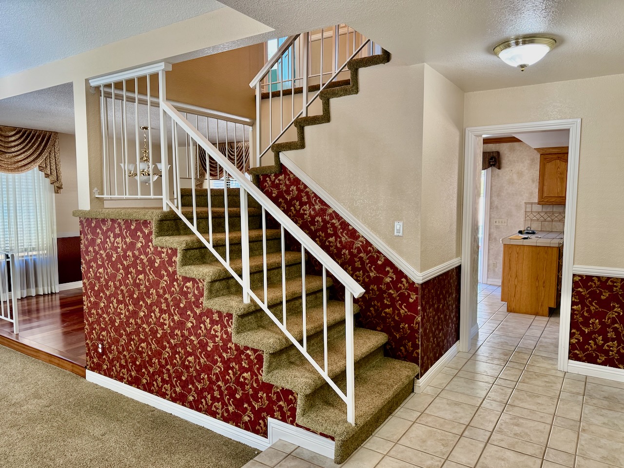 Locations Hub - The Poltergeist Movie House