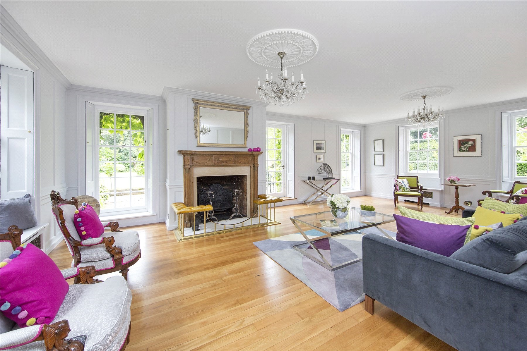 Locations Hub - Surrey Farmhouse