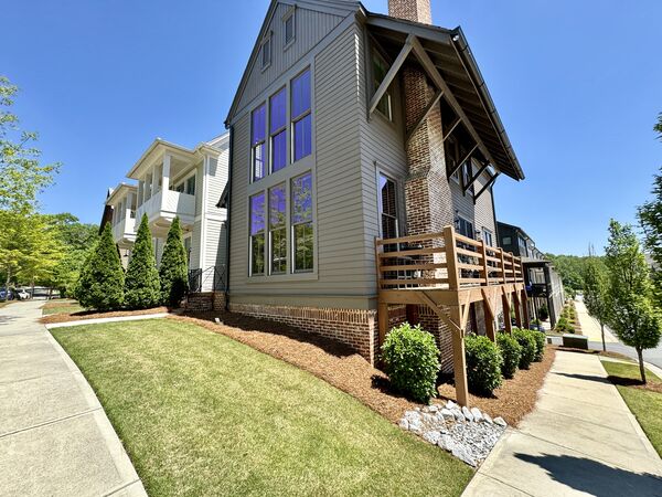 Locations Hub - Downtown Lilburn