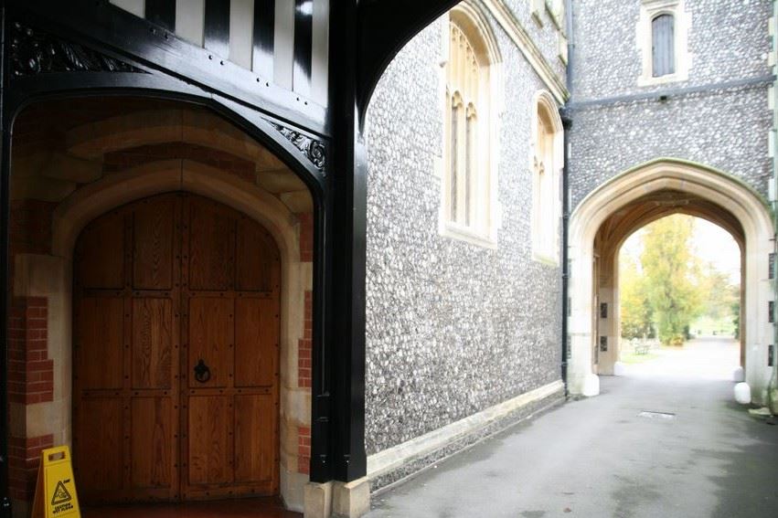 Locations Hub - Hendon Cemetery & Crematorium