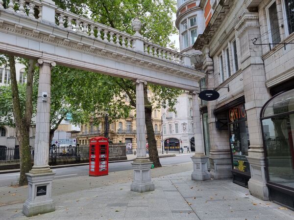 Locations Hub - Pedestrianised European Street