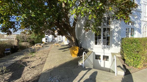 Locations Hub - Outdoor Courtyards, hubs and walkthroughs (Kingston ...