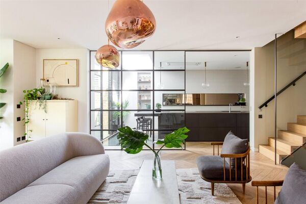 Locations Hub - Chelsea Modern House