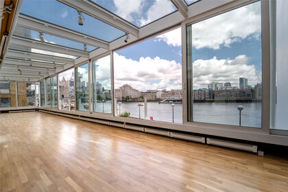 Locations Hub - Tower Bridge Cafe