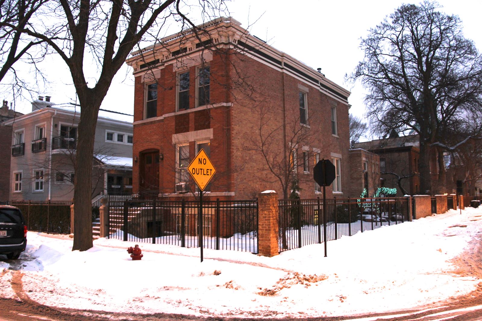 Locations Hub - 217 Middle Class House