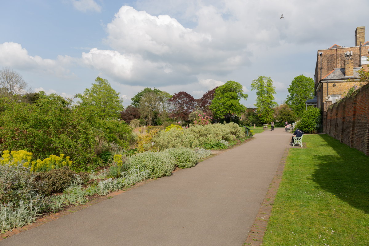 Locations Hub - Lloyd Park