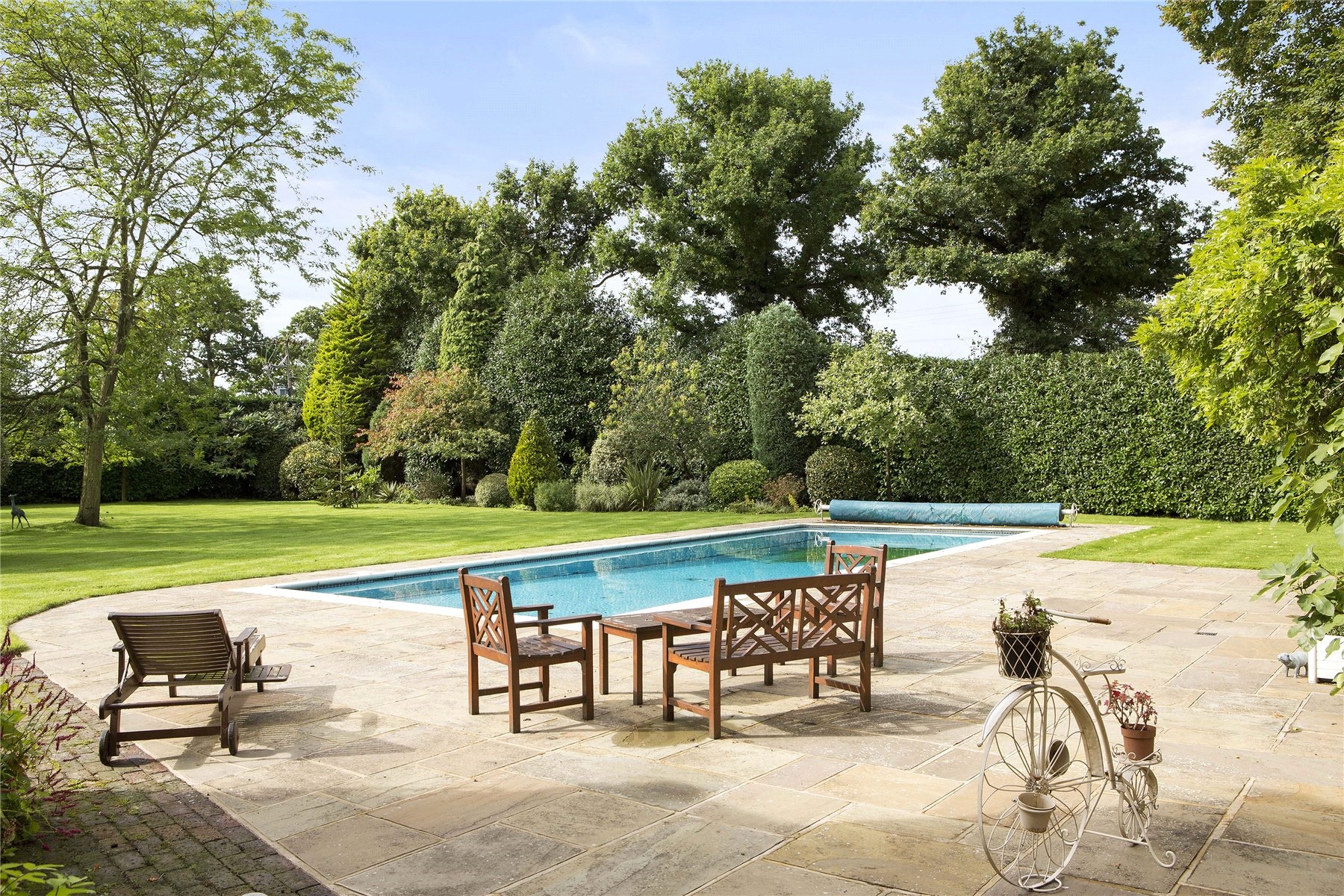Locations Hub - Surrey Farmhouse