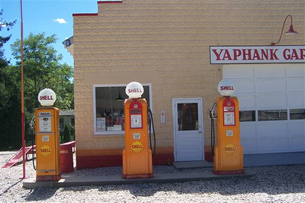 Locations Hub - Yaphank 1930's Gas Station