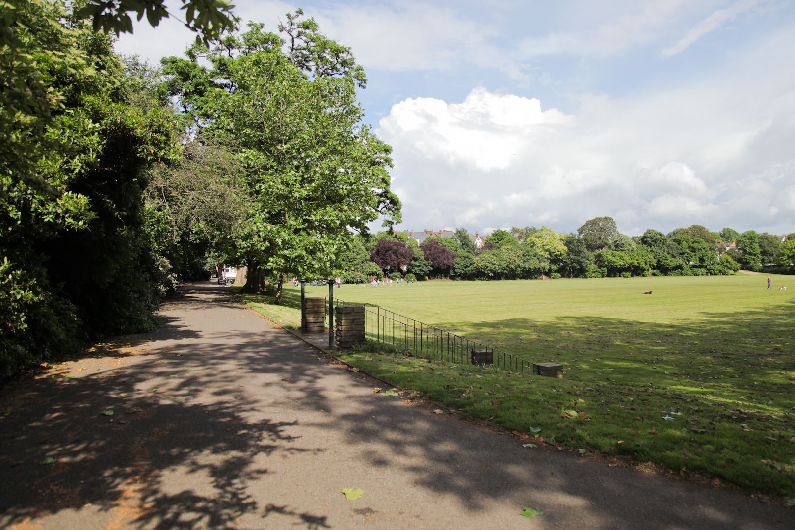 Locations Hub - Bishops Park - Fielders Meadow
