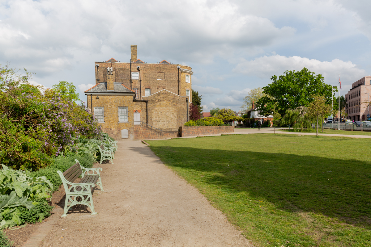 Locations Hub - Lloyd Park