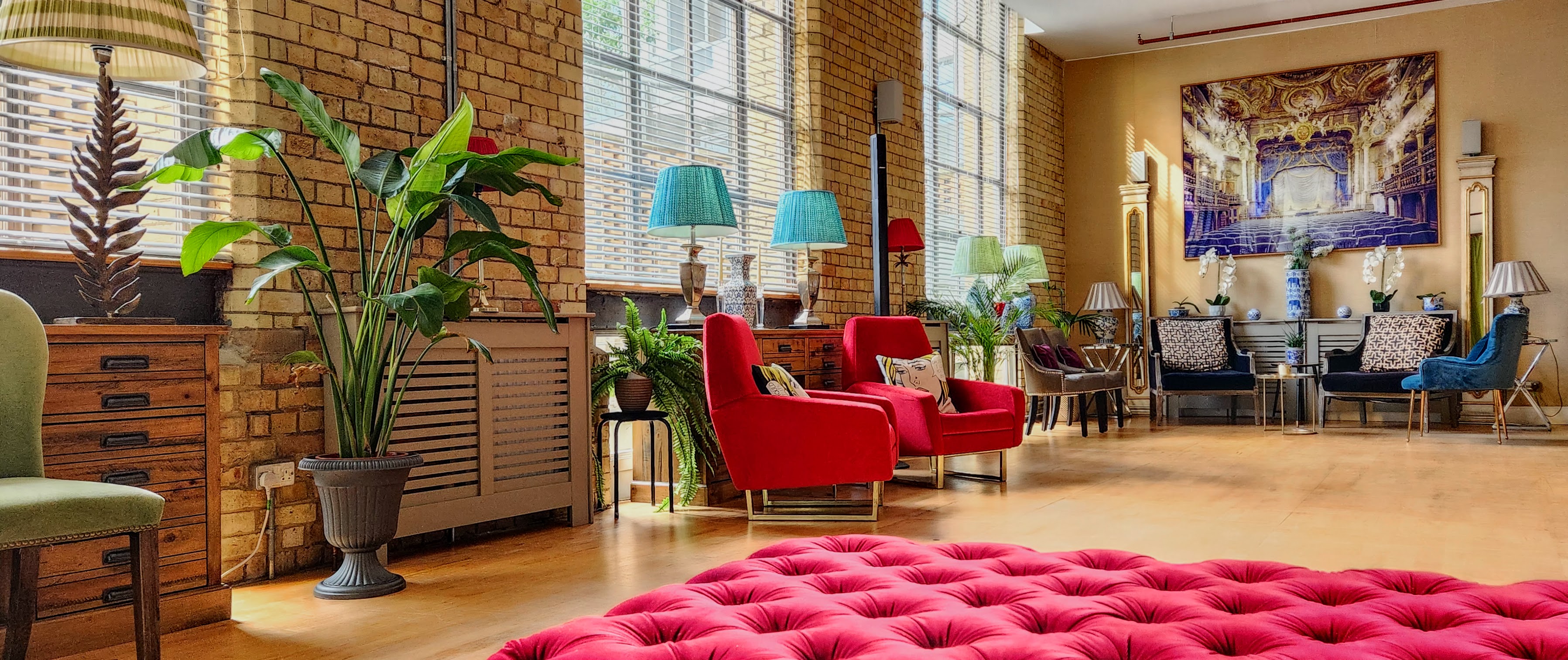 Locations Hub - New York Style Loft Apartment