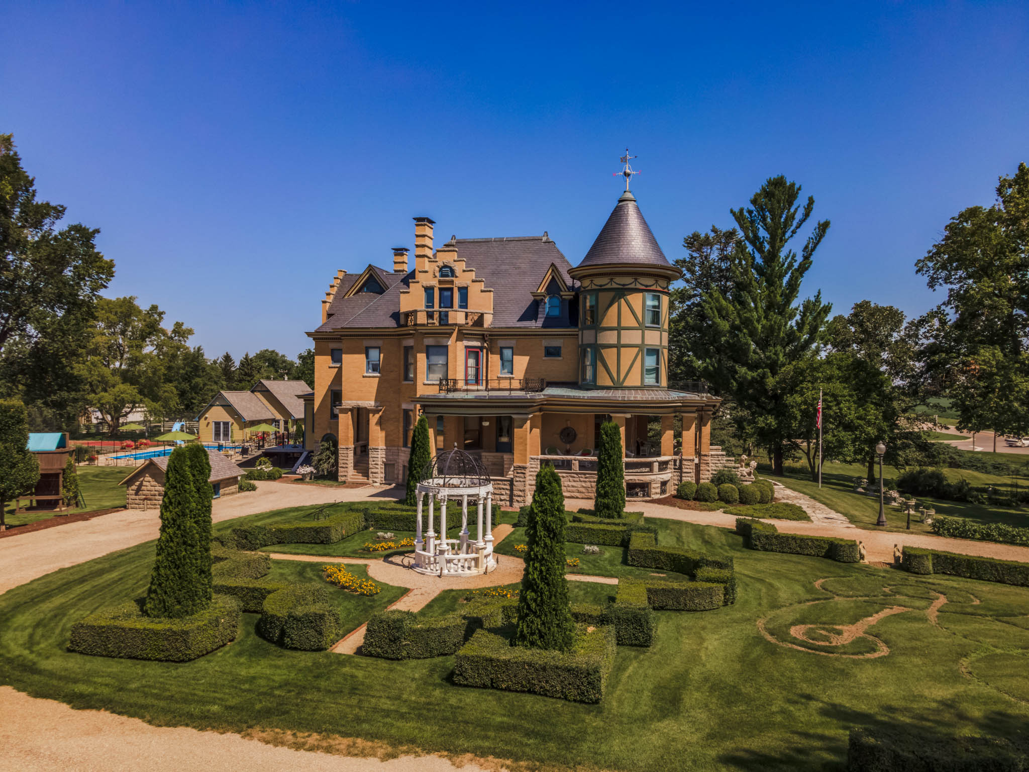 Locations Hub - Lexington Castle