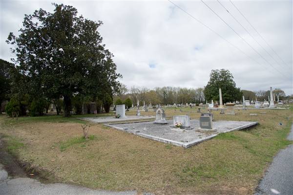 Locations Hub - Lawrenceville Cemetery