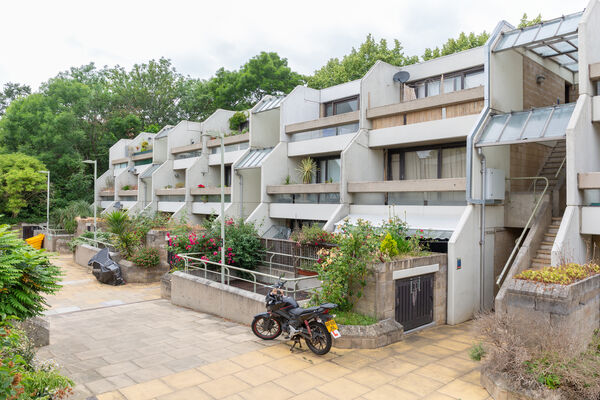 Locations Hub - Whittington Estate