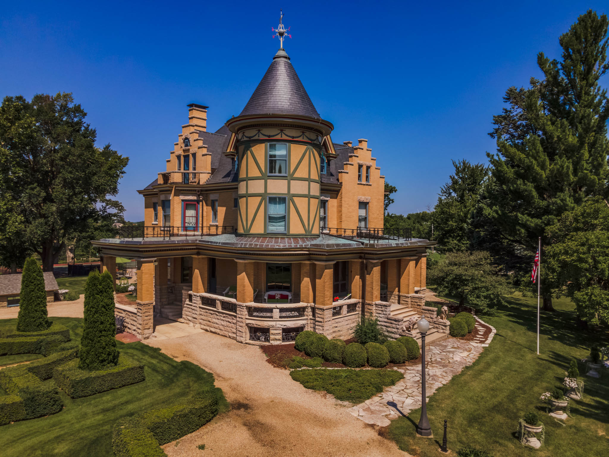 Locations Hub - Lexington Castle