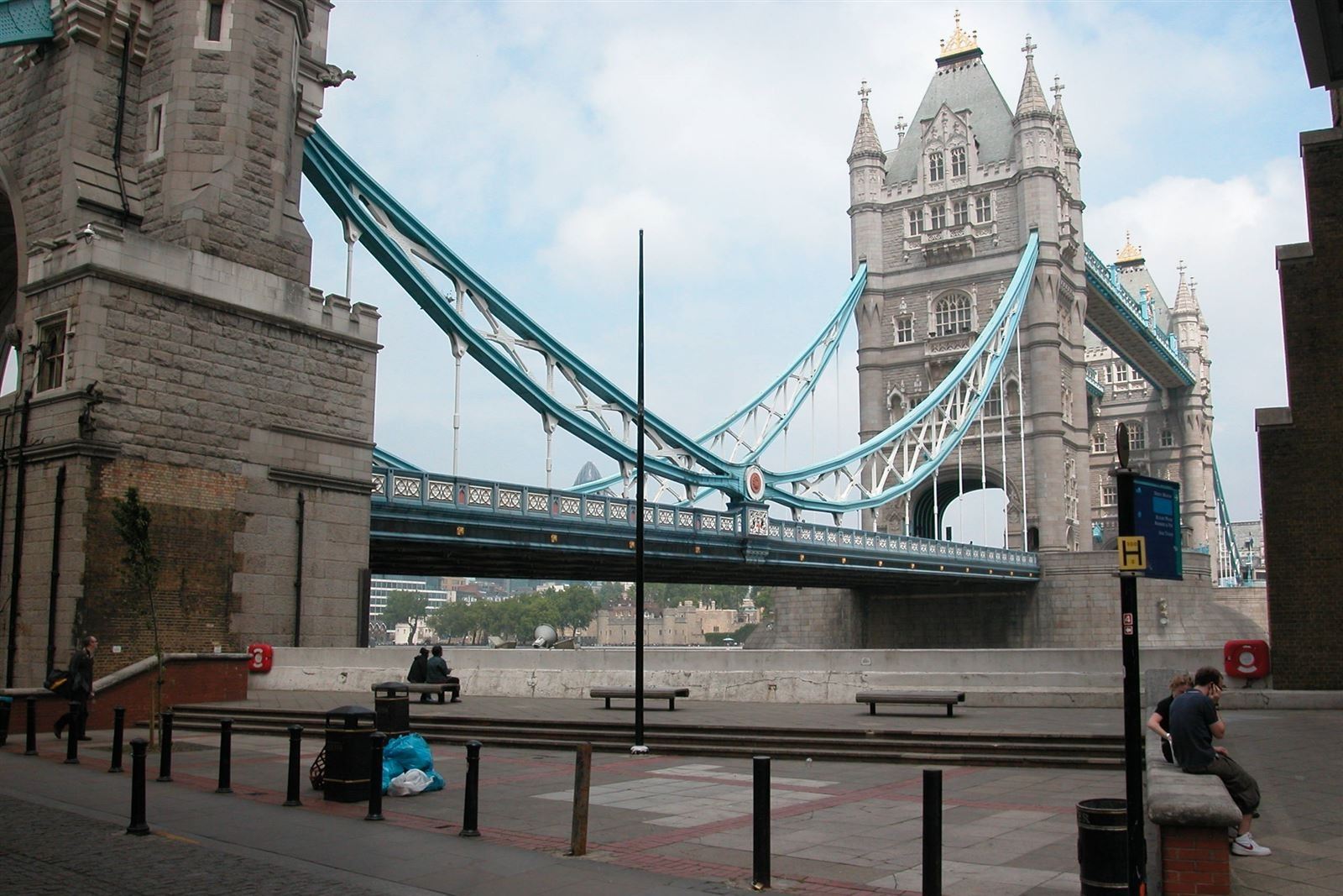 Locations Hub - Shad Thames