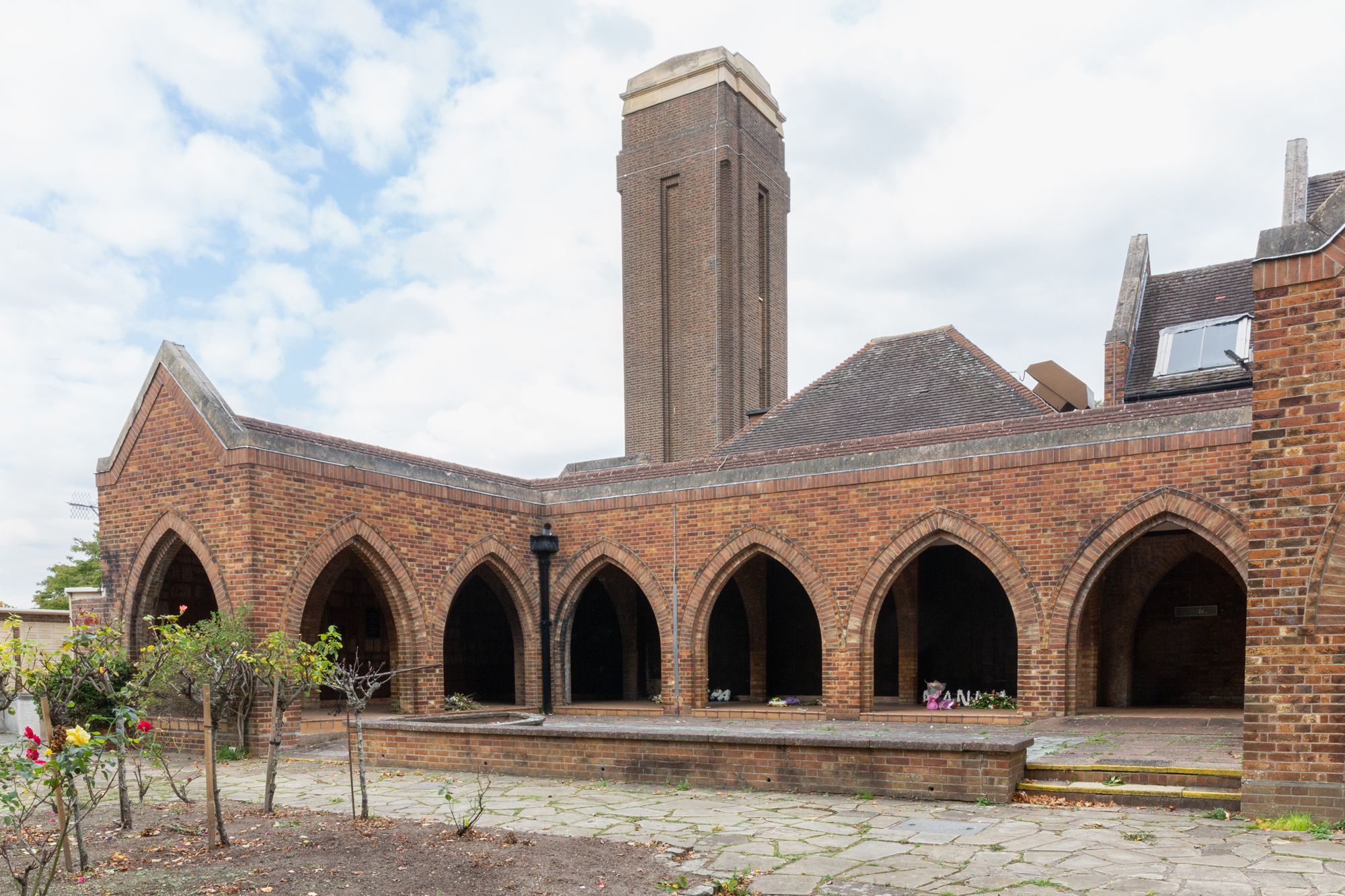 Locations Hub - Croydon Cemetery - West Chapel