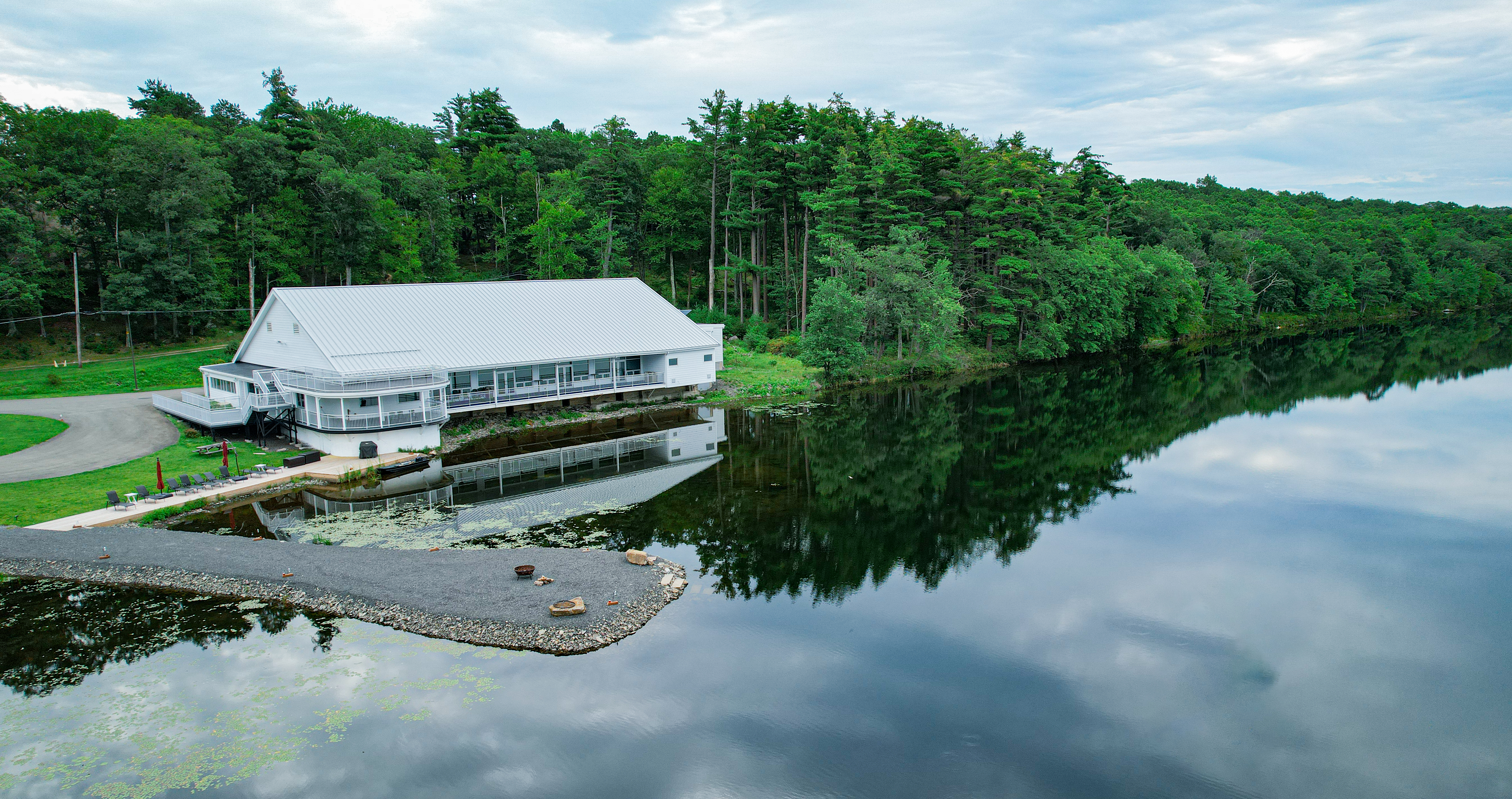 Locations Hub - The Lake House at Poconos Park | Pocono Mountains