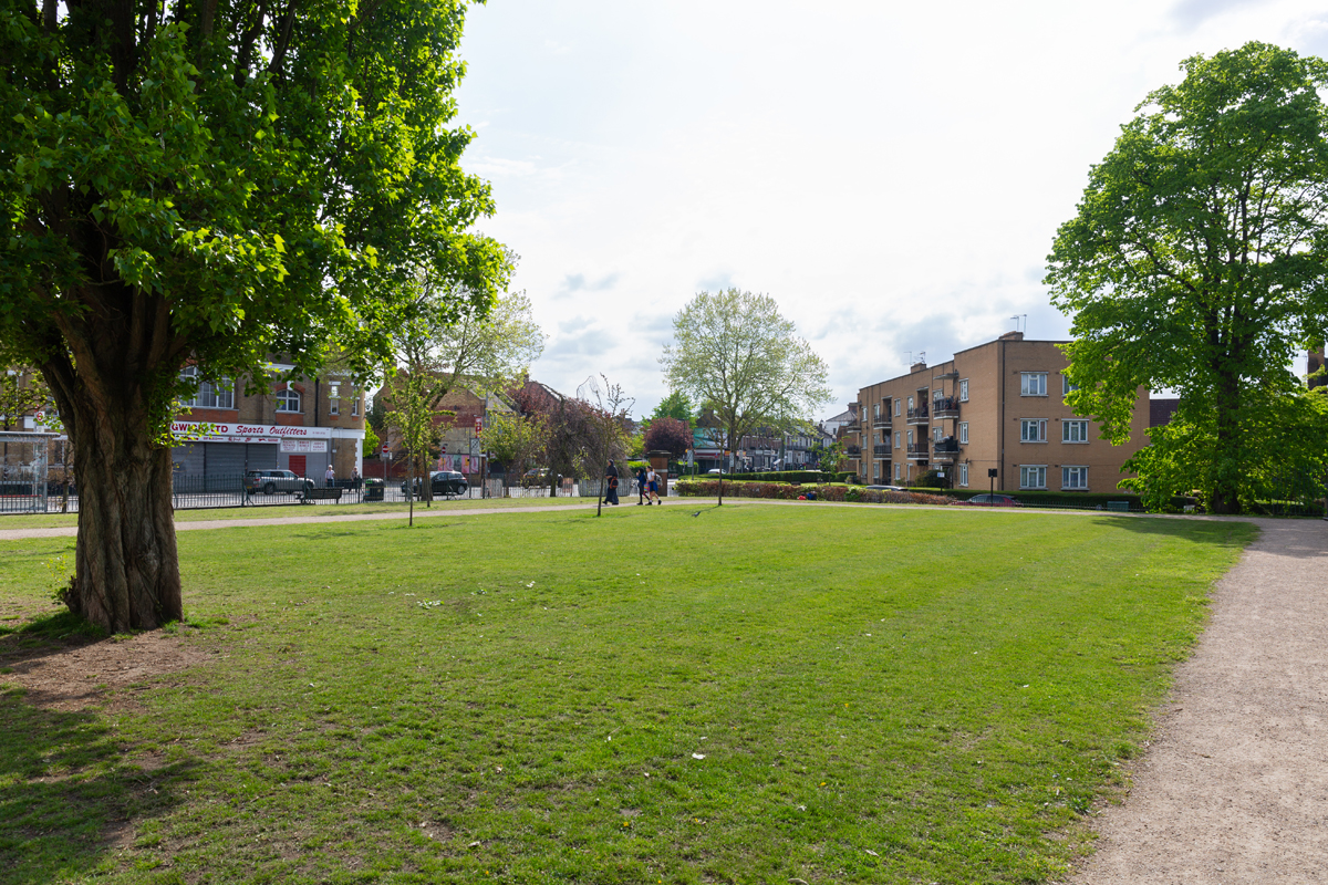 Locations Hub - Lloyd Park