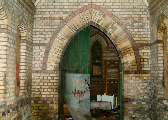 Locations Hub - Isleworth Cemetery