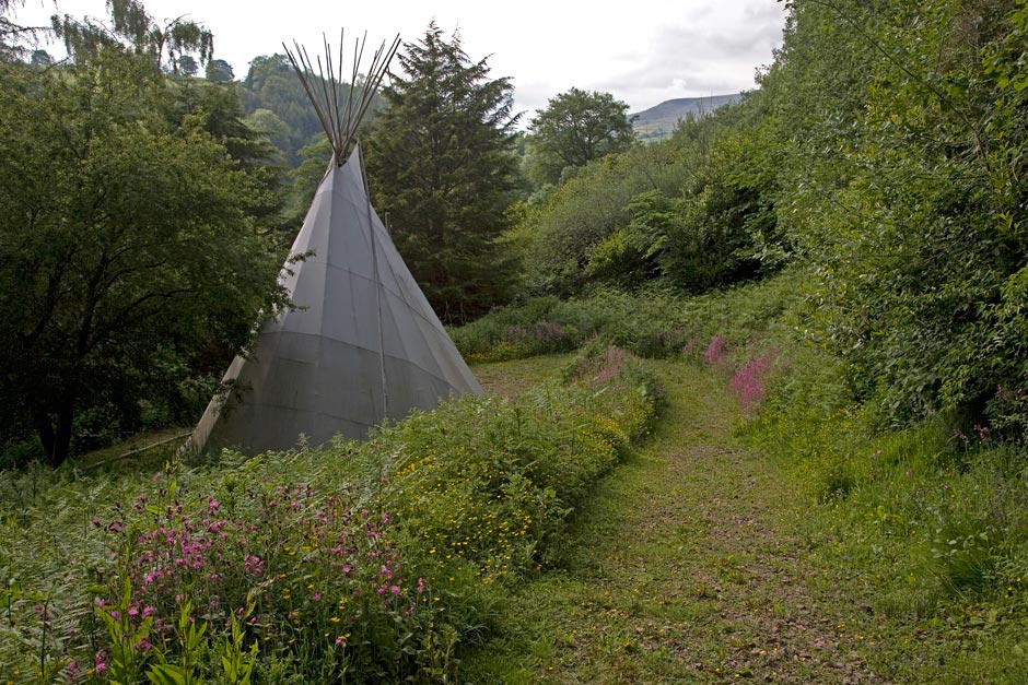 Locations Hub - Pendarren House - Exteriors & Grounds