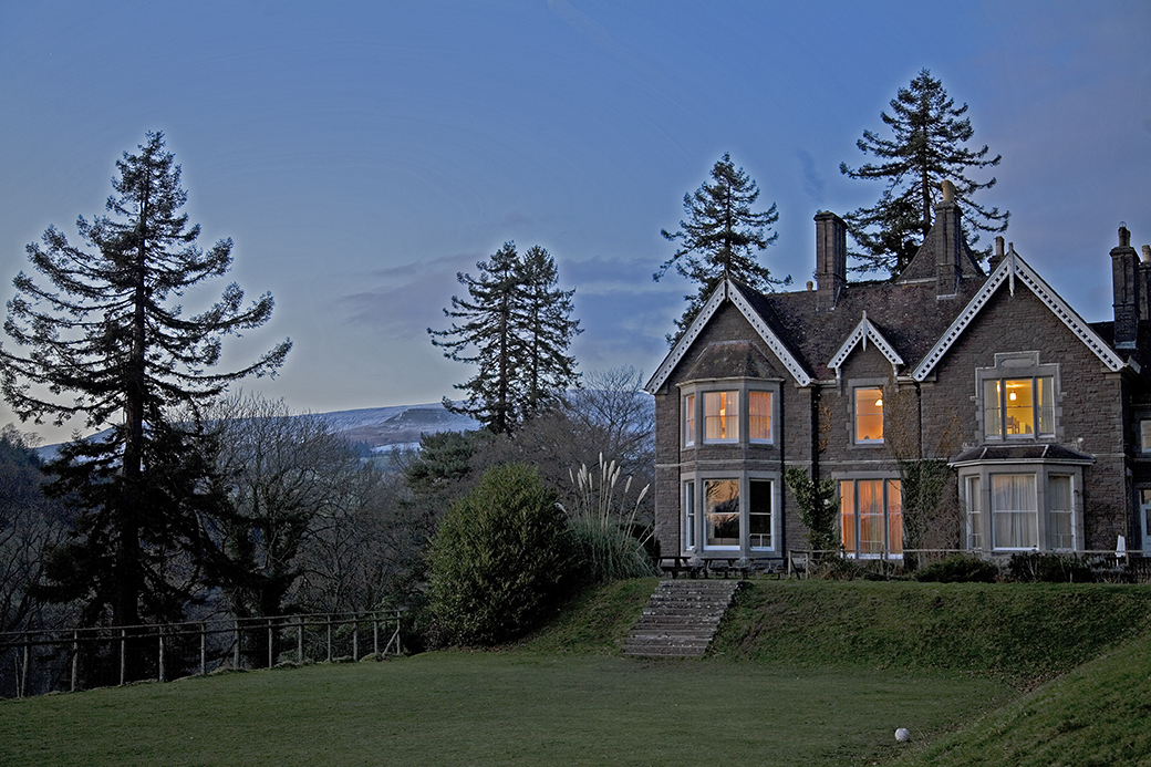 Locations Hub - Pendarren House - Exteriors & Grounds