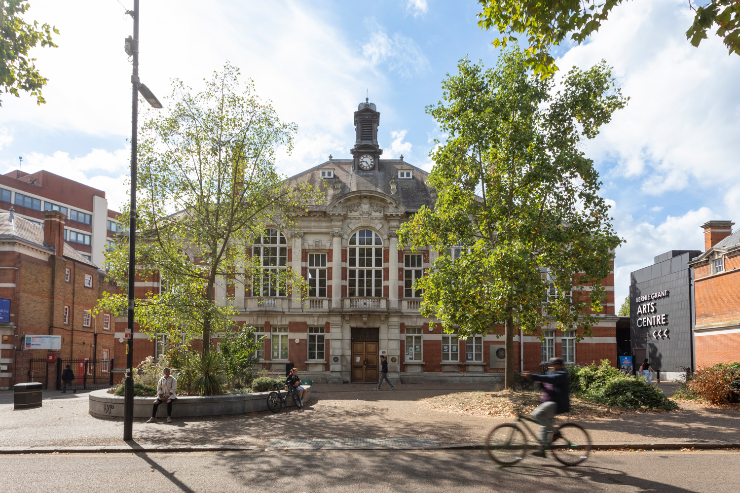 Locations Hub - Tottenham Town Hall - Exteriors
