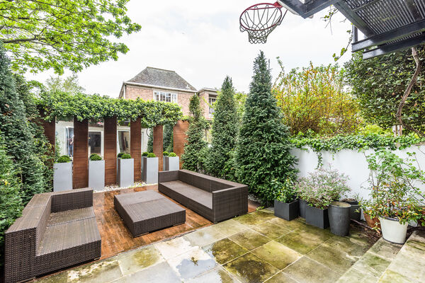 Locations Hub - Chelsea Flat